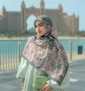 Mewah! Strategi Branding Buttonscarves Hingga Dikenal Sebagai Brand ...