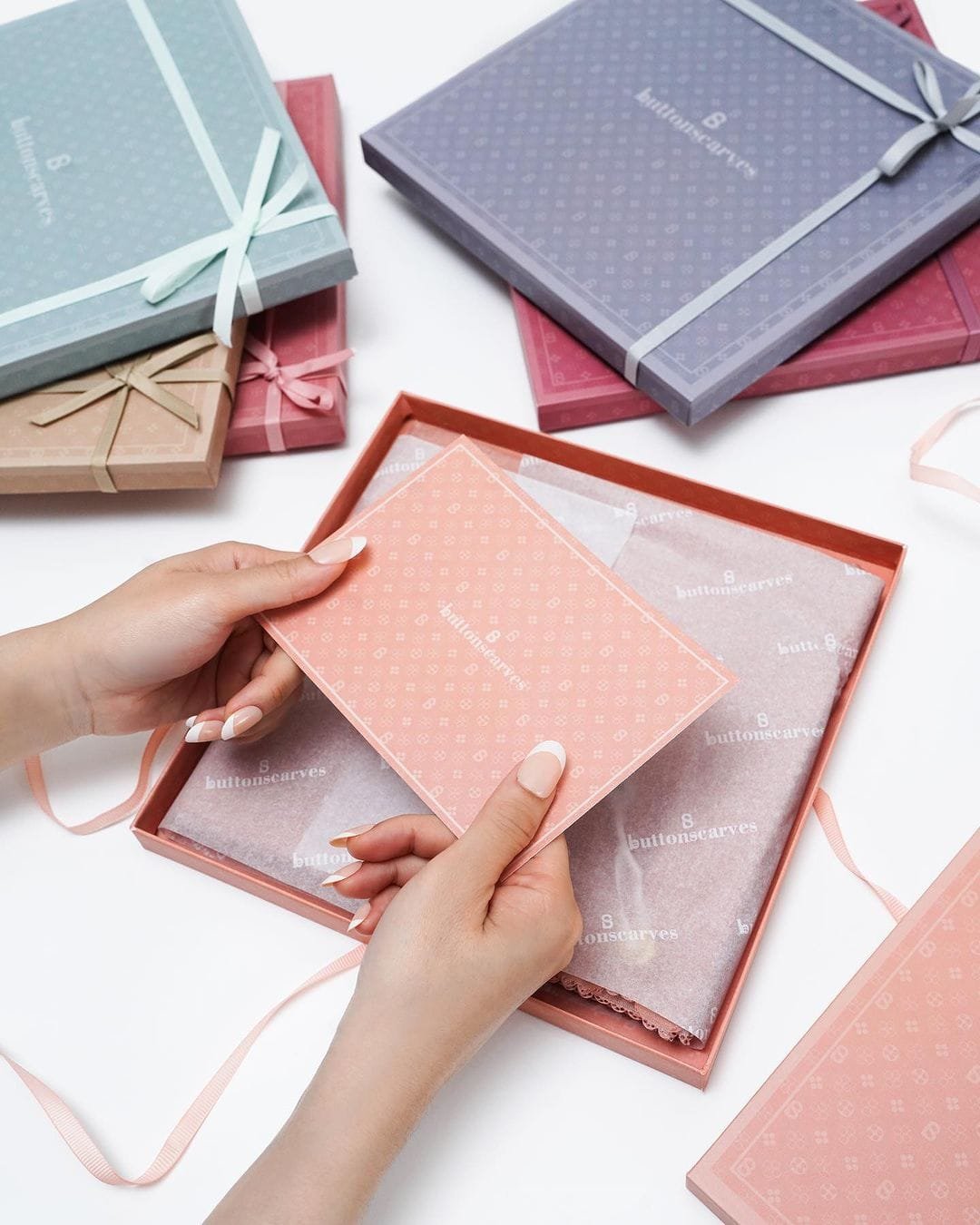 5 Strategi Rahasia Buttonscarves, Brand Yang Berhasil Menembus Pasar ...